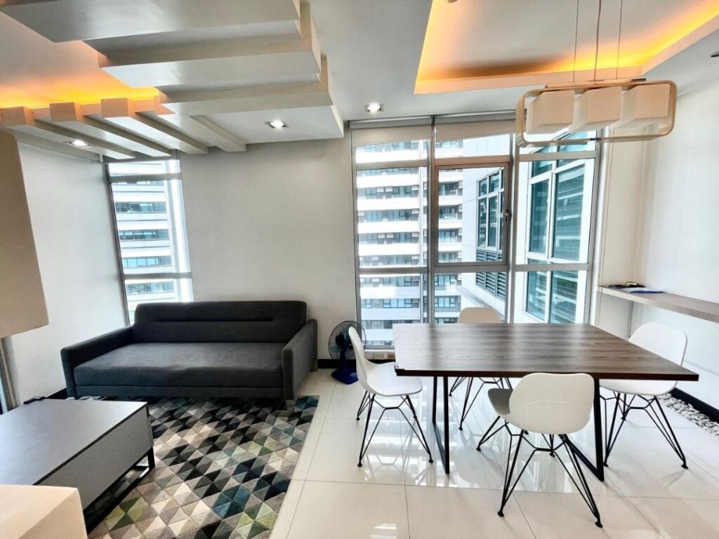 Crescent Park Residences BGC 2베드 콘도 임대 | 현대식 편의시설 완비
